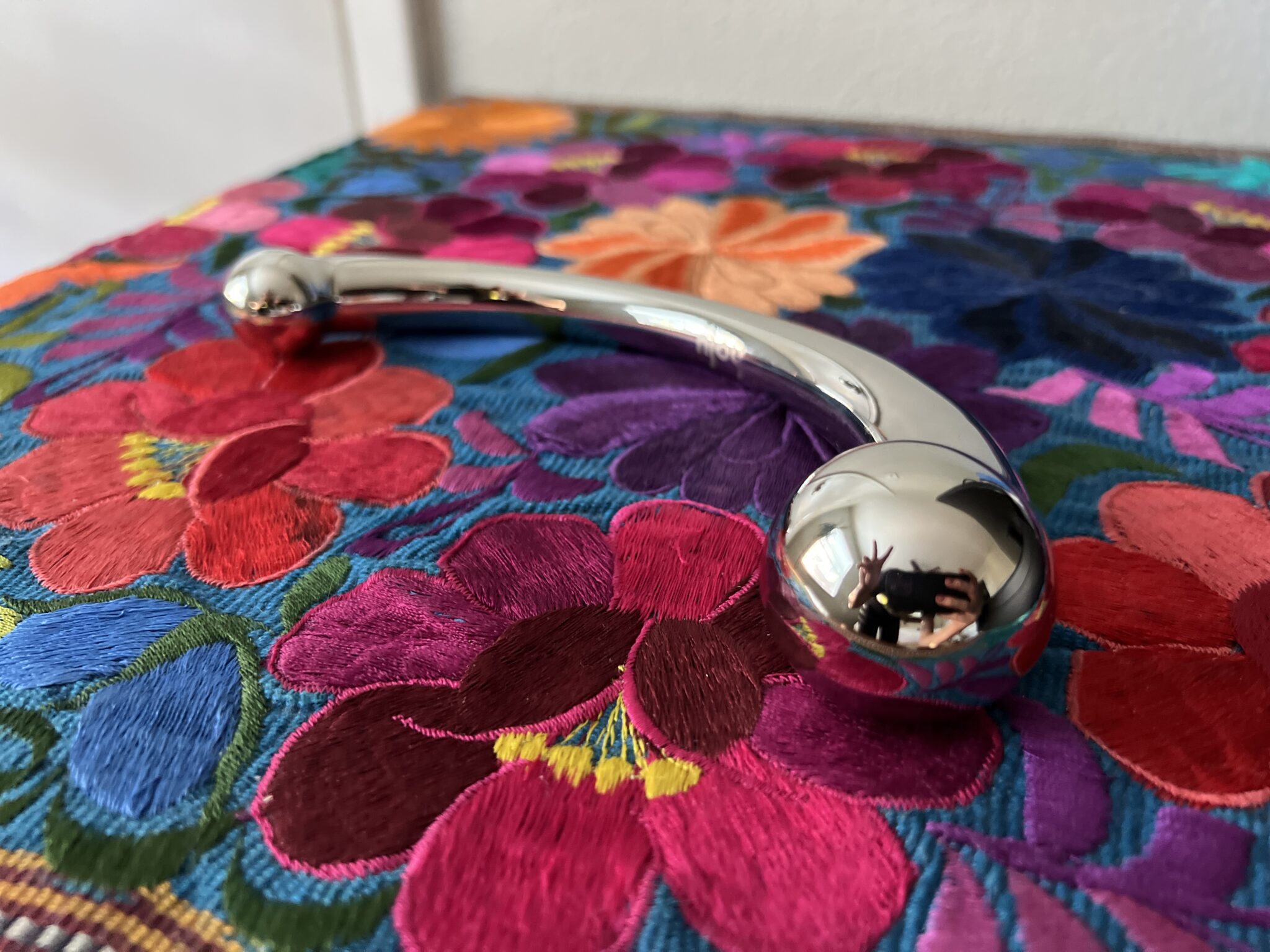 nJoy Pure Wand Product Review (2024) - HappyBed